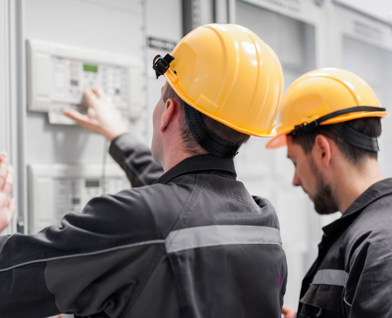 Understanding the different types of lighting controls – Xyston